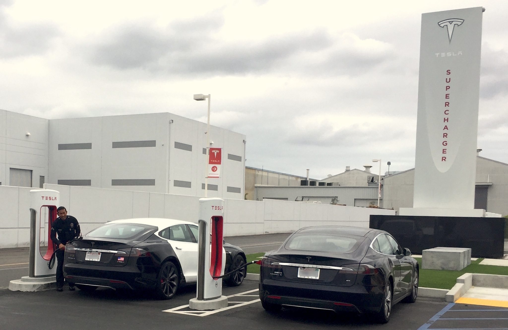 LAPD Model S spotted Supercharging at Tesla Design Center