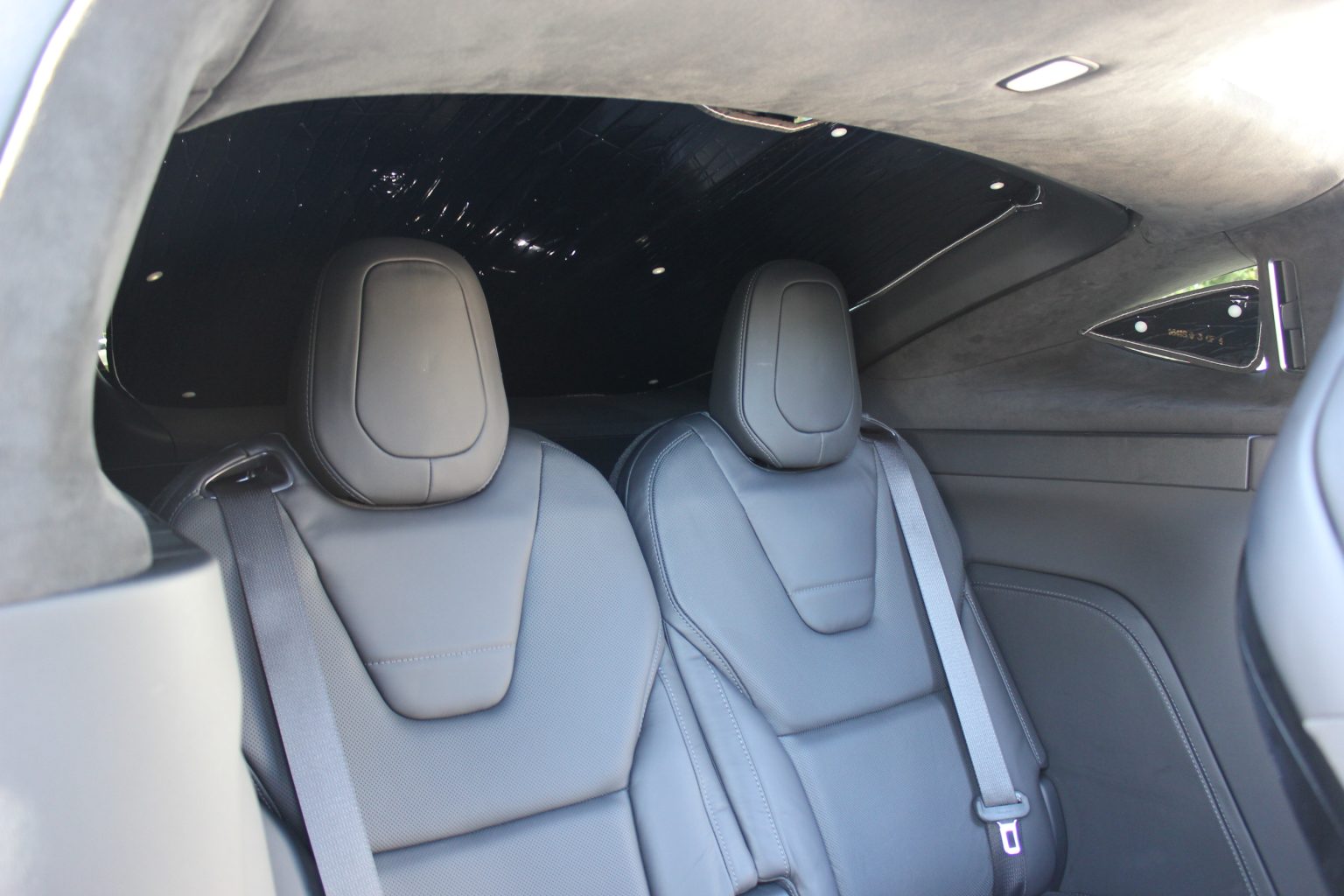How to blackout Tesla Model X windows using sunshades by Heatshield