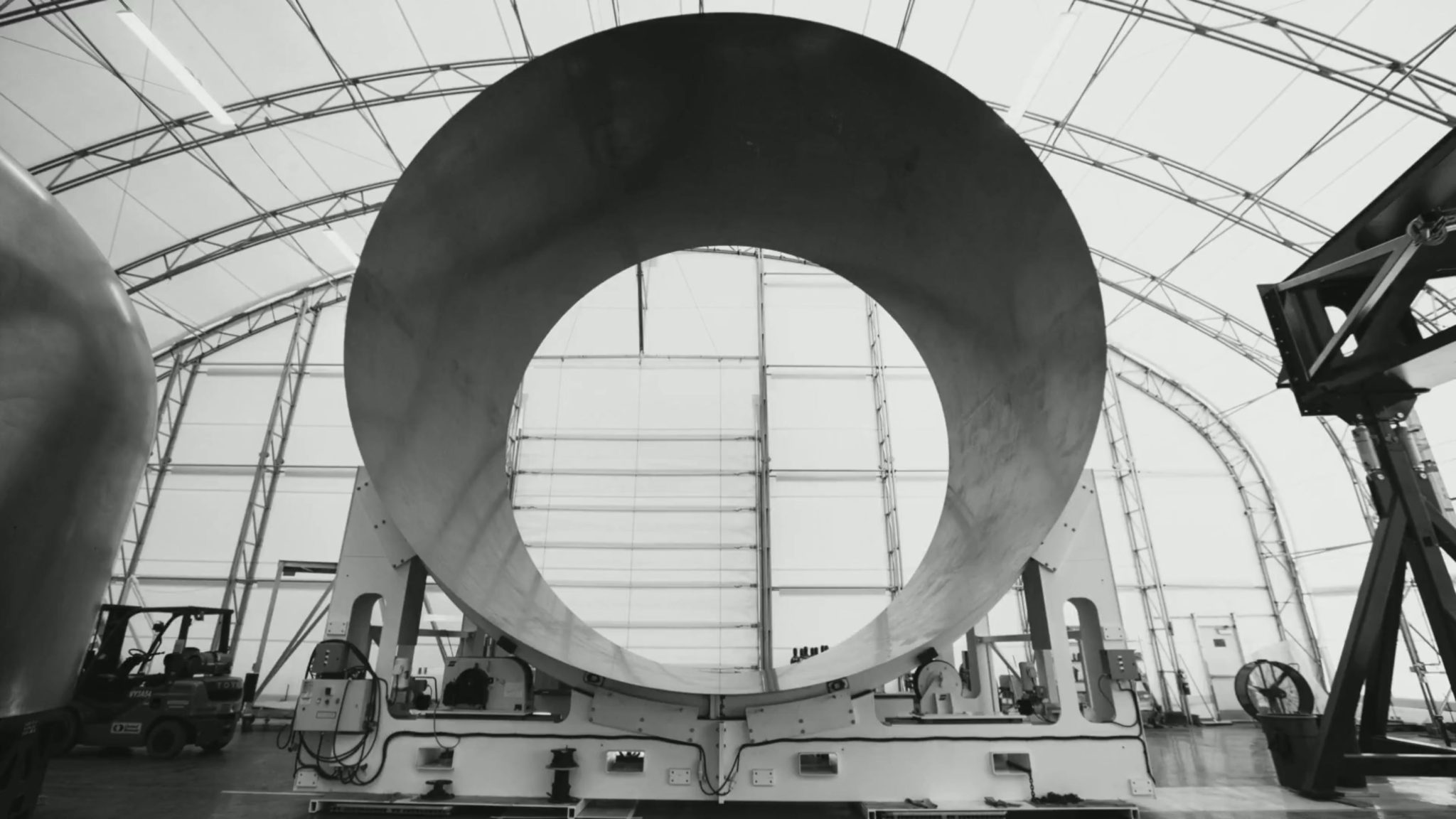 SpaceX's first completed BFR spaceship section spotted in huge Port of ...