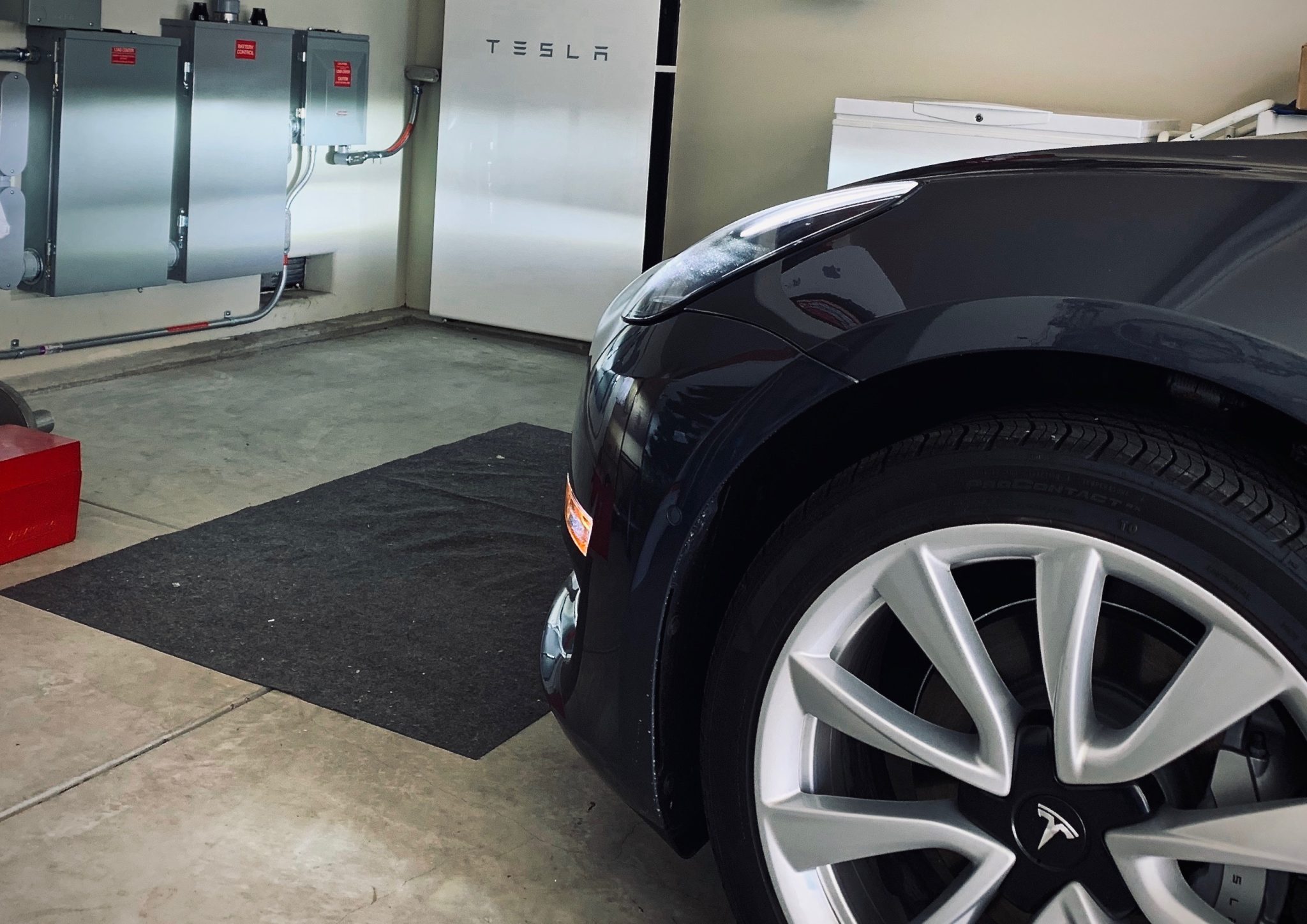 Commanding a Tesla Model S Using Amazon Echo (Video)
