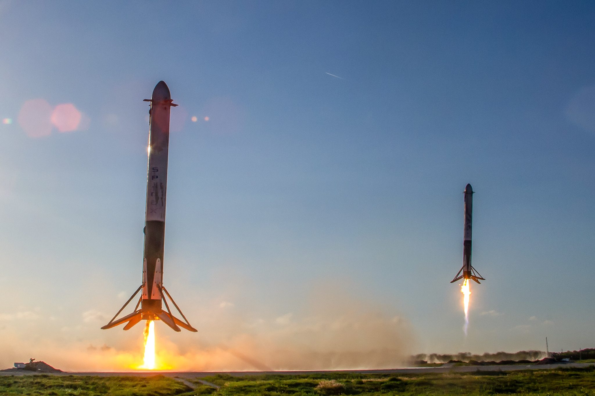 SpaceX's flawless Falcon Heavy Block 5 launch and landing in pictures