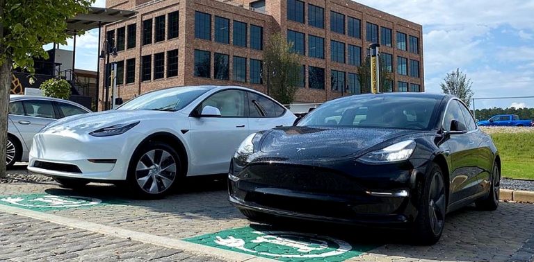 Tesla Model Y Model 3 Dominate 2021s Ev Sales Charts And Its Not Close