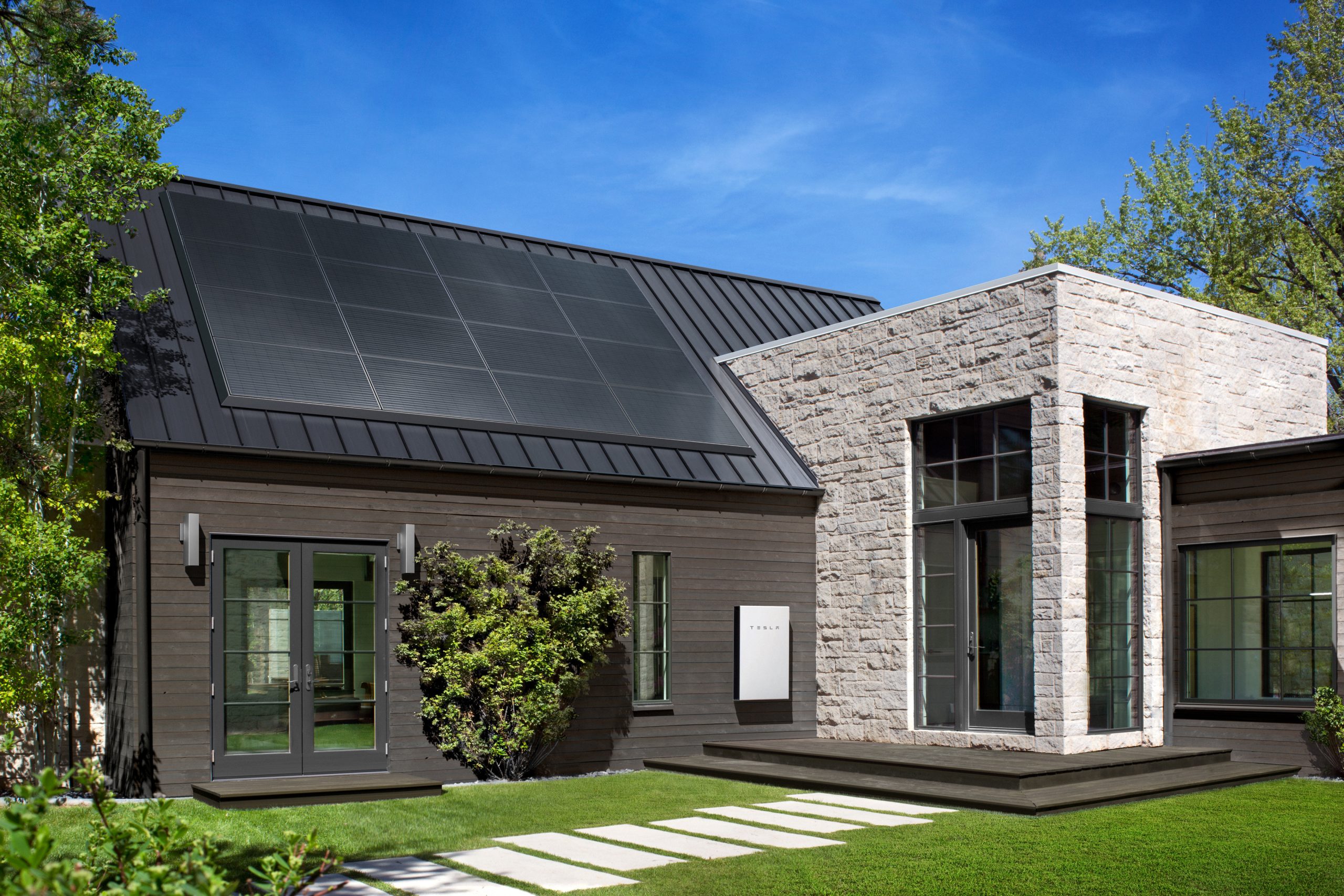 Tesla Ditches Its Solar Panel Subscription Service