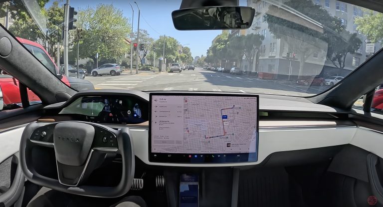 Tesla's FSD Supervised v12.5.1 is rolling out to customers Tesla's FSD Supervised v12.5.1 is rolling out to customers