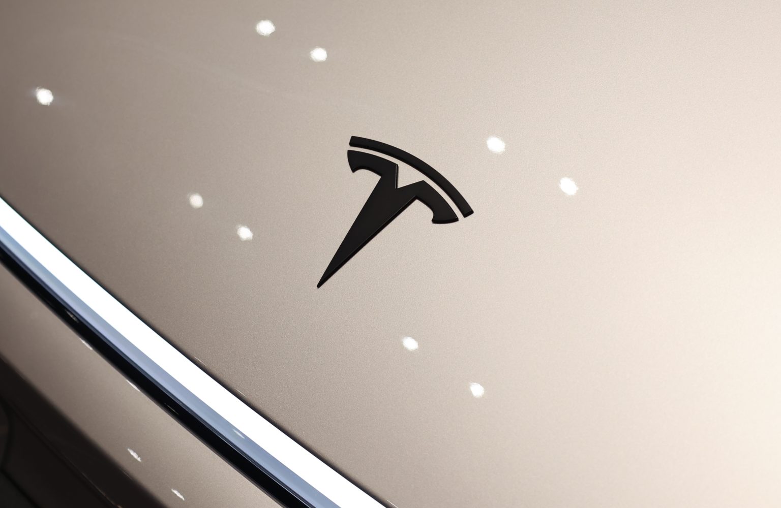 Stifel raises Tesla price target by 9.8% over FSD, Robotaxi advancements