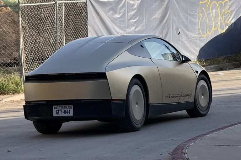 Tesla hosts Rome Mayor for first Italian FSD Supervised road demo