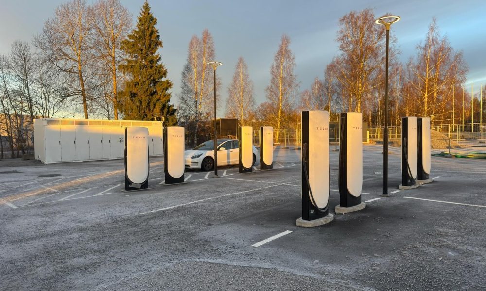 Tesla Sweden taps Megapack batteries to bypass union's Supercharger ...