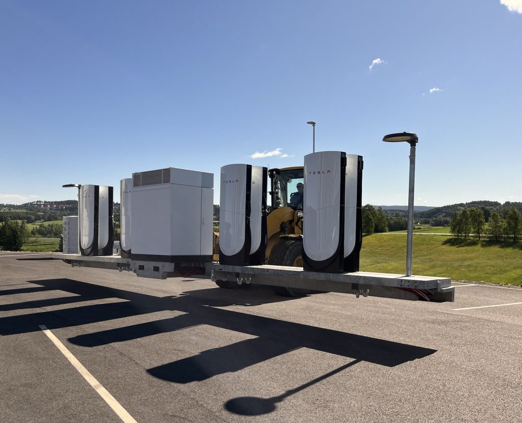 Tesla opens Supercharging Network to other EVs in new country